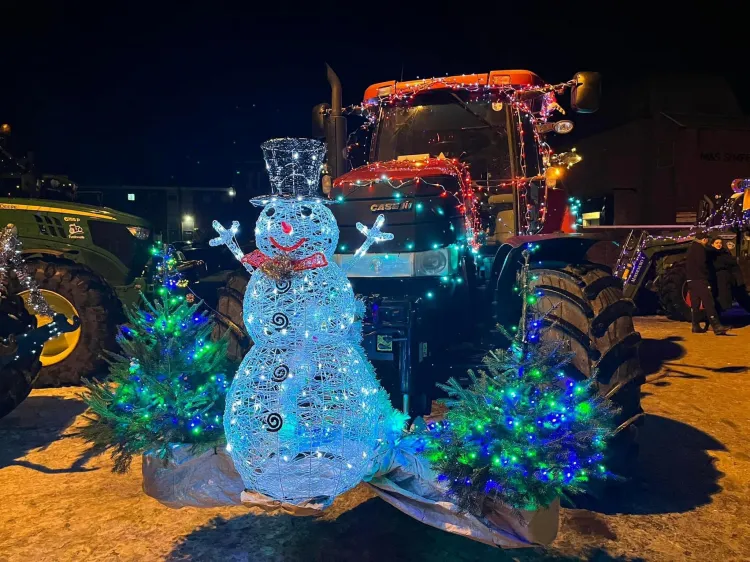 Farmers on Christmas Lights Tour - 21 Dec 2024 | Mum's guide to Hitchin
